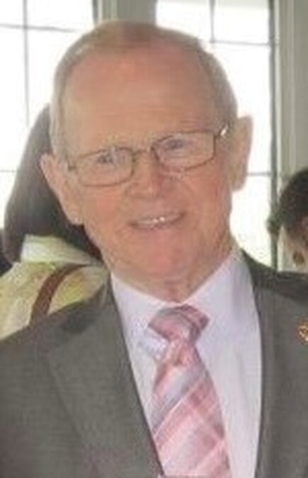 S. Robert Howell Obituary - Belleville, ON | Rushnell Funeral Homes Inc.